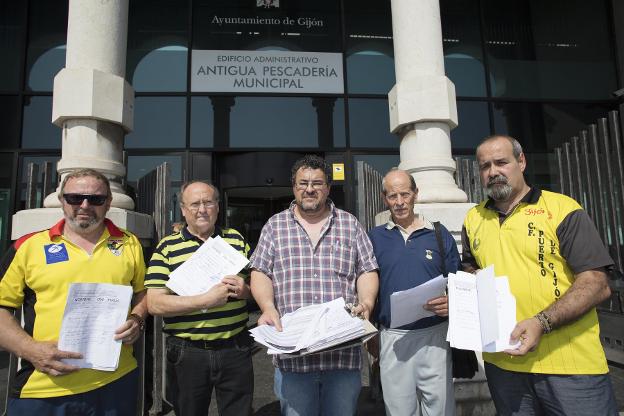 Los clubes de Gijón distinguen la labor de Ceferino Rodríguez | El Comercio