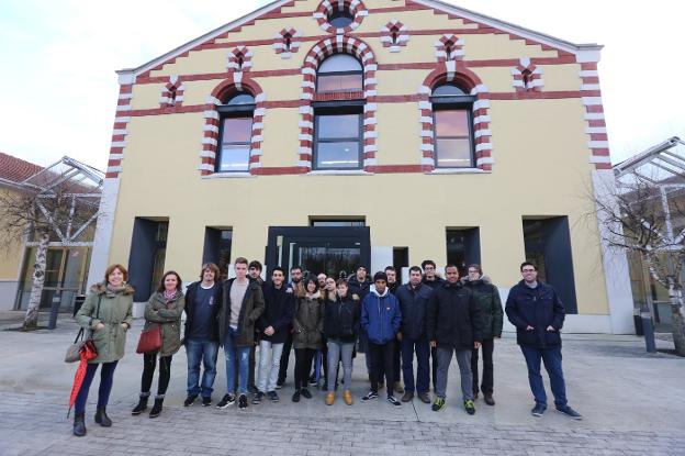 Alumnos del CIFP Avilés visitan La Curtidora | El Comercio