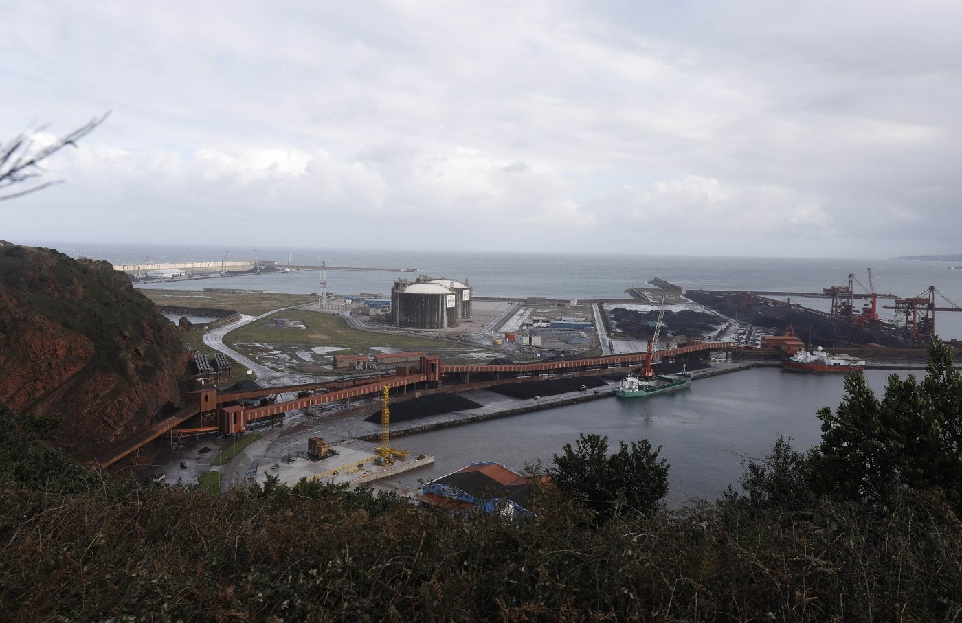 El Musel precisa una inversión de nueve millones para evitar ...