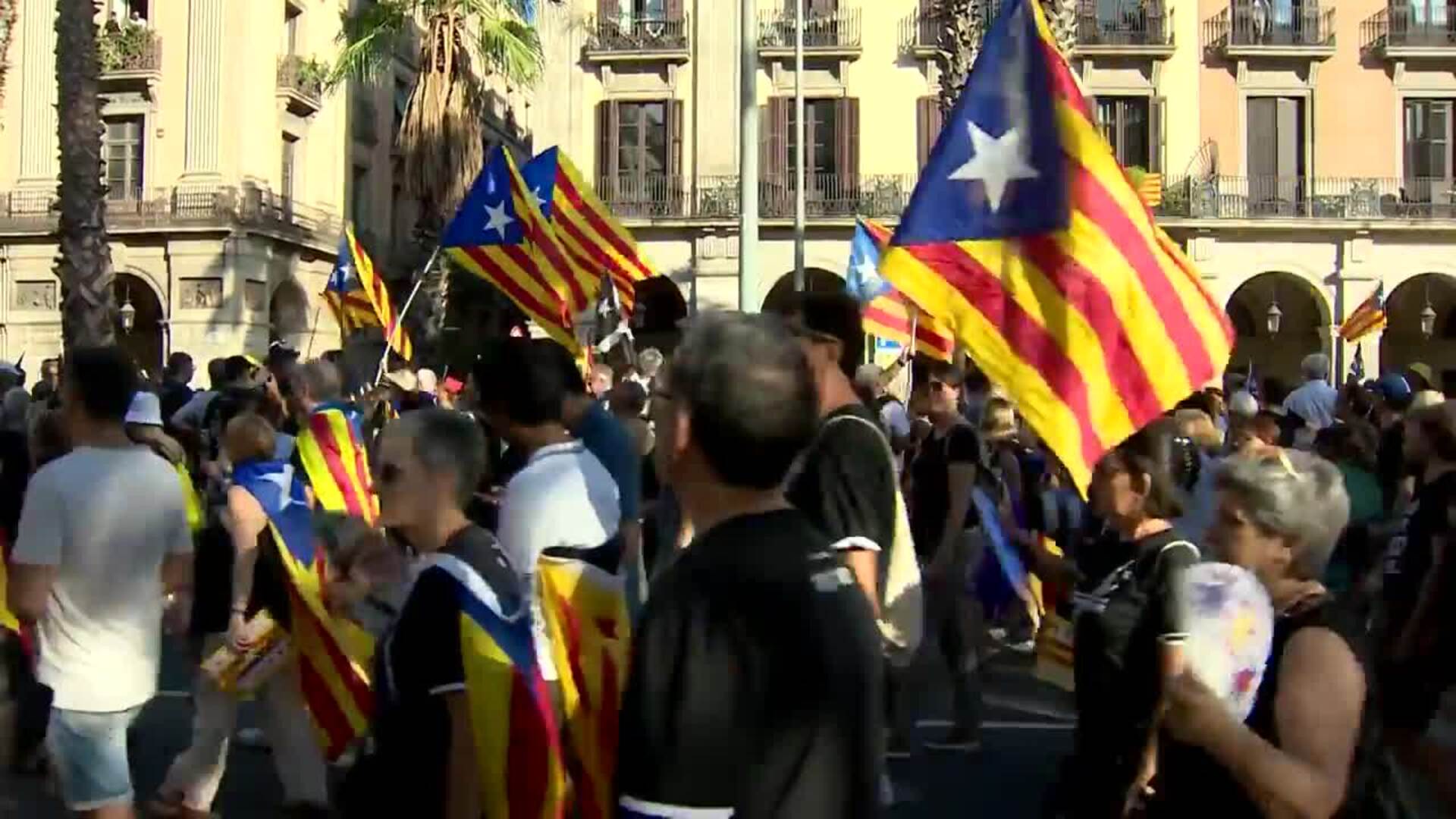 Multitudinaria manifestación independentista en Barcelona | El Comercio