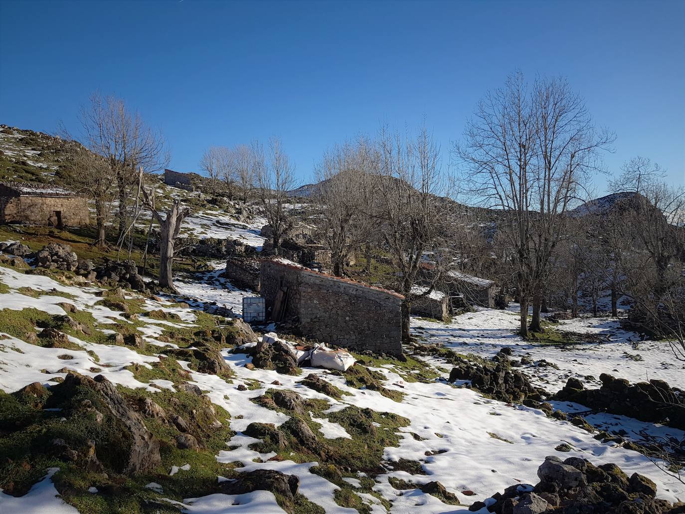 Ruta al pico Turbina desde el collado de la Cruz (Peñamellera Alta ...