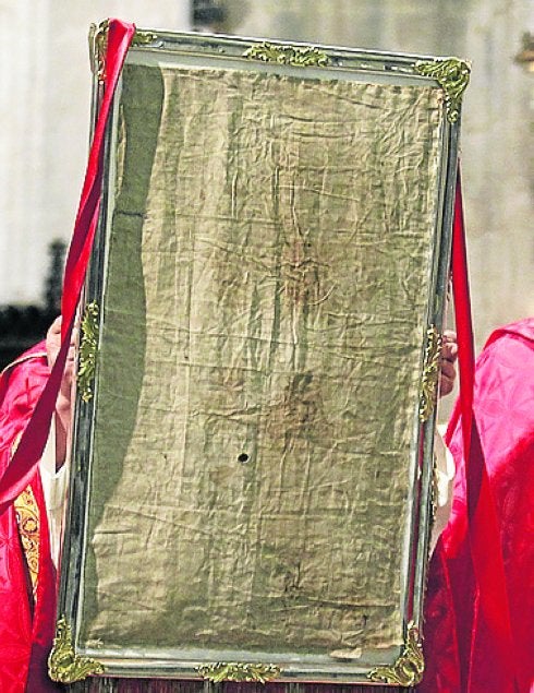 Identifican una herida de lanza que coincide en la Sábana Santa y el ...